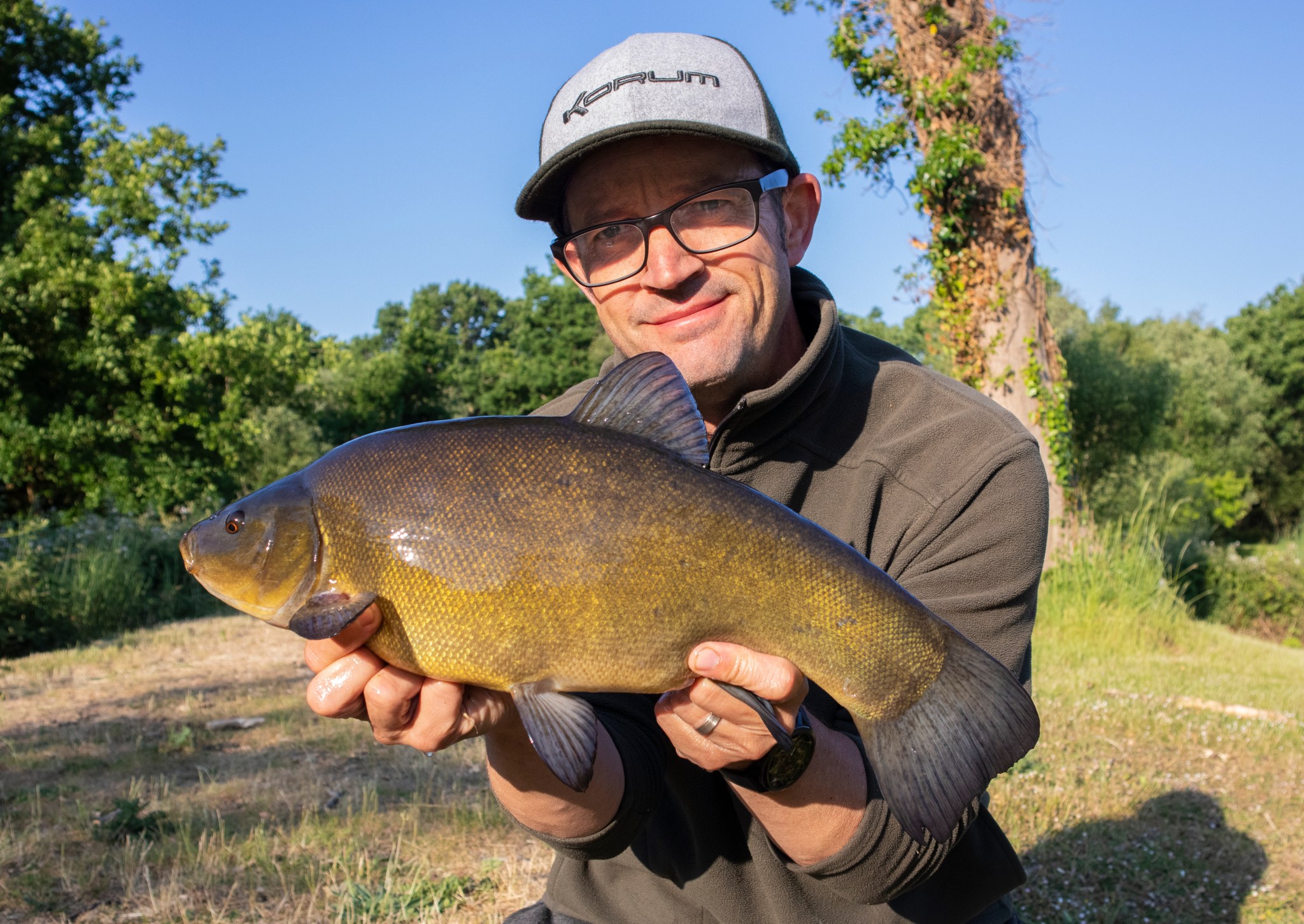 Tench Fishing with the Method Feeder - Life on the bank