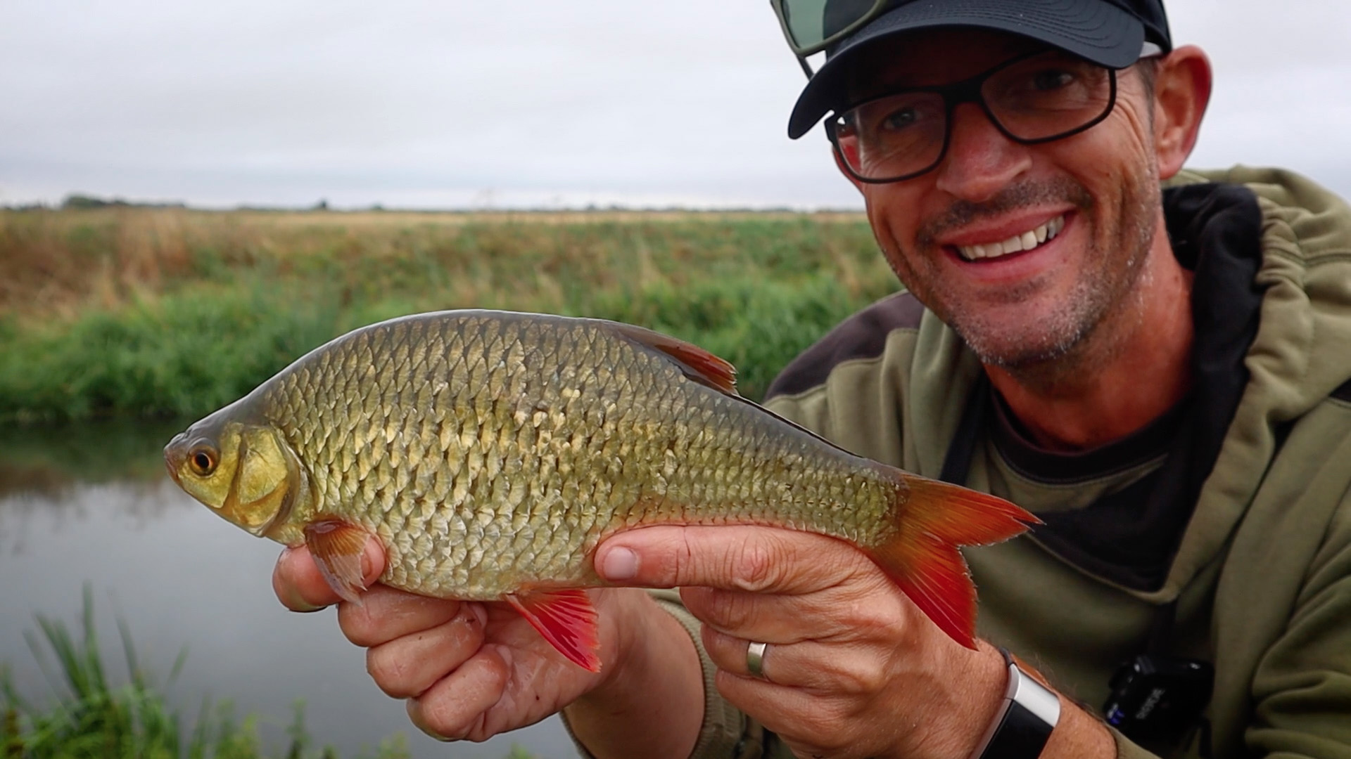 Rudd fishing in the Fens - Life on the bank